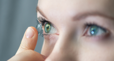 How to Insert and Remove Contact Lenses Safely and Easily - Get Contact Lenses Online